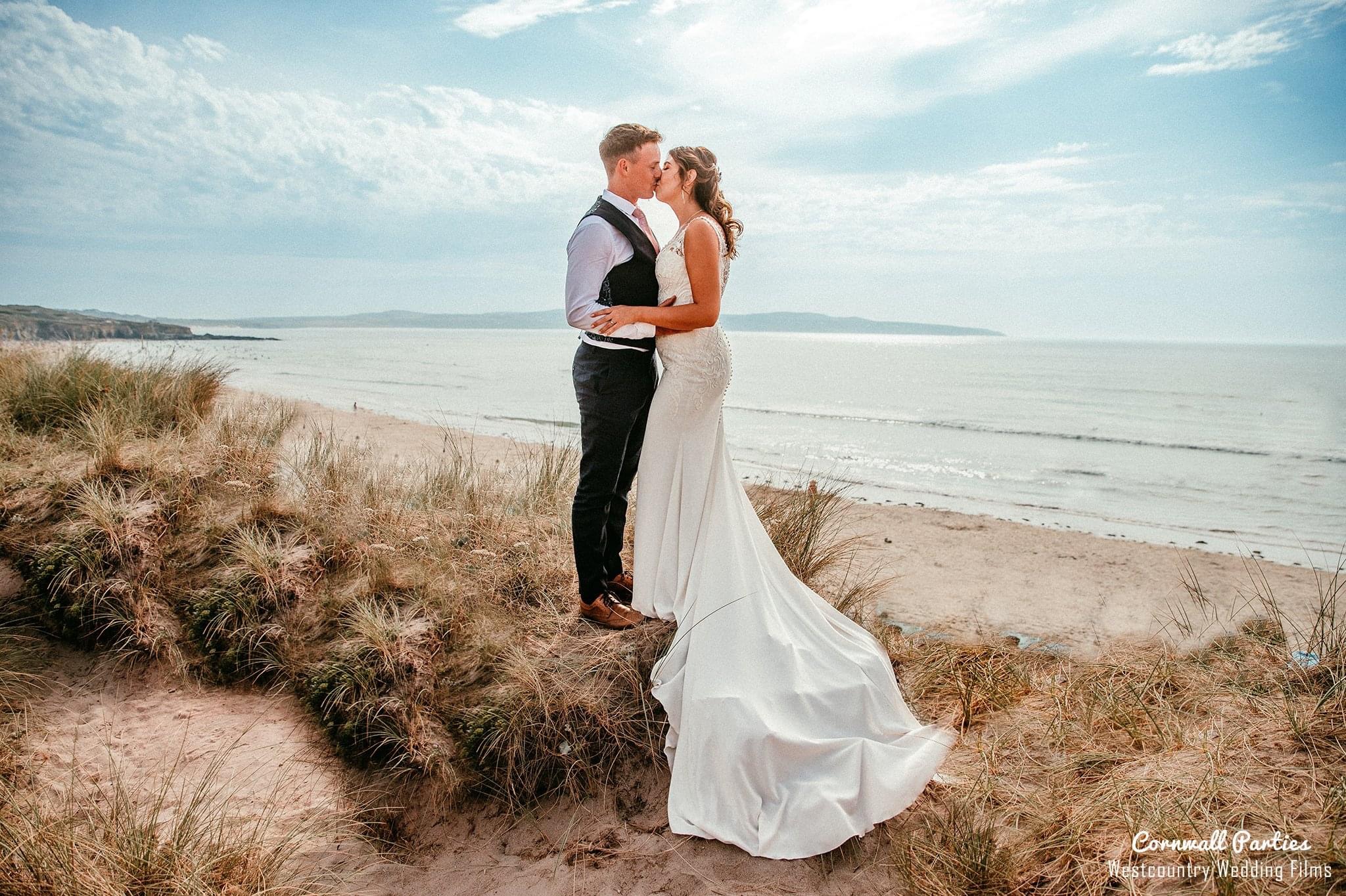 Rachel and Tim: A Minimalistic and Sustainable Wedding Day - Stennack ...